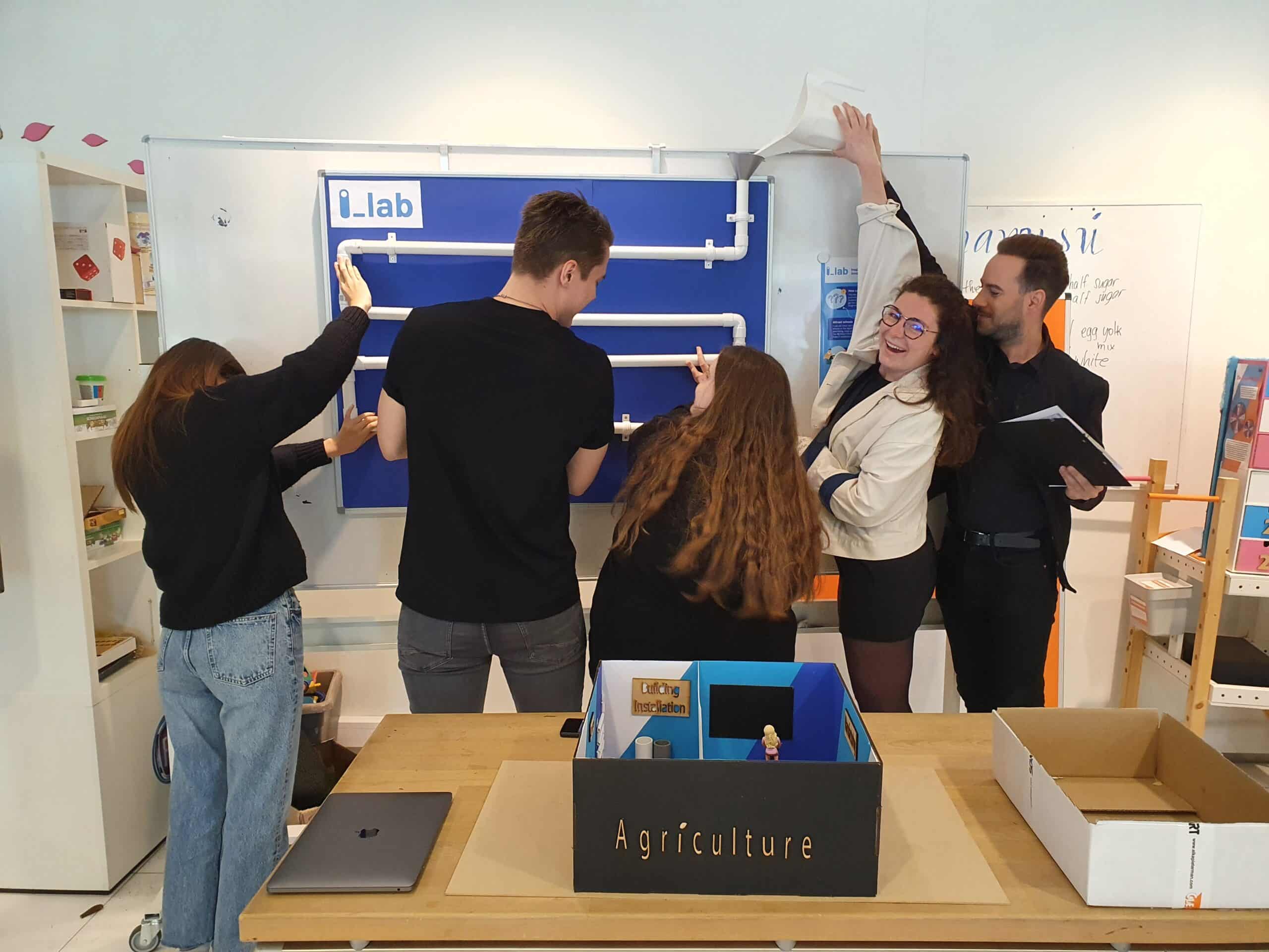 Presentatie door 12 studenten van Avans Hogeschool Breda – i-lab.nl